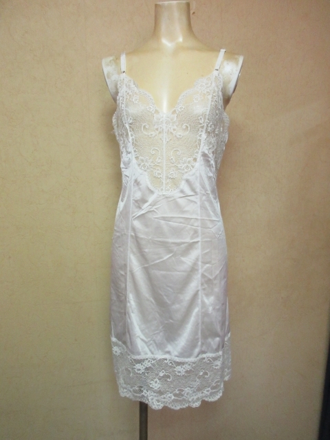 シャルレANCY LB141 レース刺繍/スリップ 85-90 E-524(Mサイズ)｜売買されたオークション情報、yahooの商品情報をアーカイブ公開 - オークファン（aucfan.com）