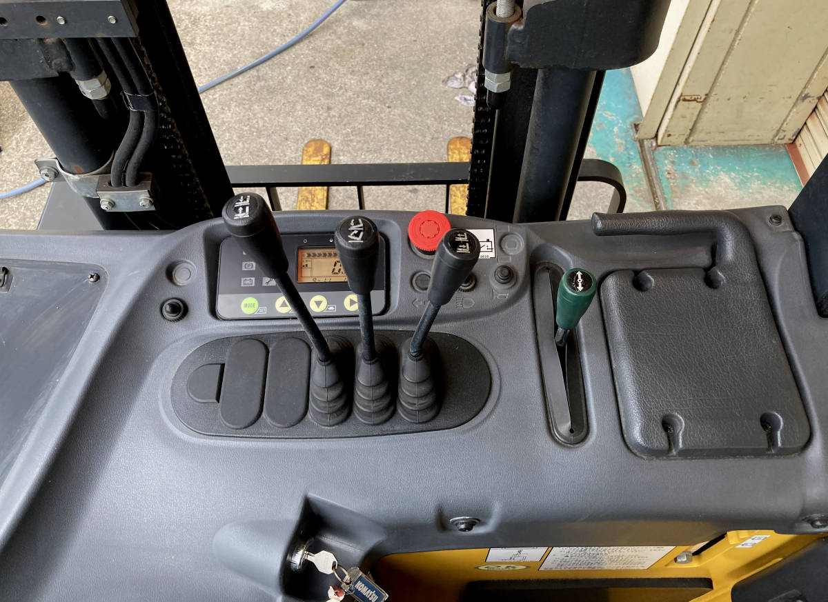 コマツ 900kg バッテリーフォークリフト リーチ FB09RS-15 アワー極少 280h I0000157(建設機械、重機)｜売買された ...