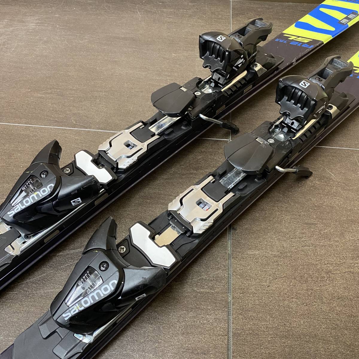 札幌発 SALOMON サロモン SL XRACE JR R12 152cm カービングスキー板 ビンディング ジュニア用 東HG(150cm ...