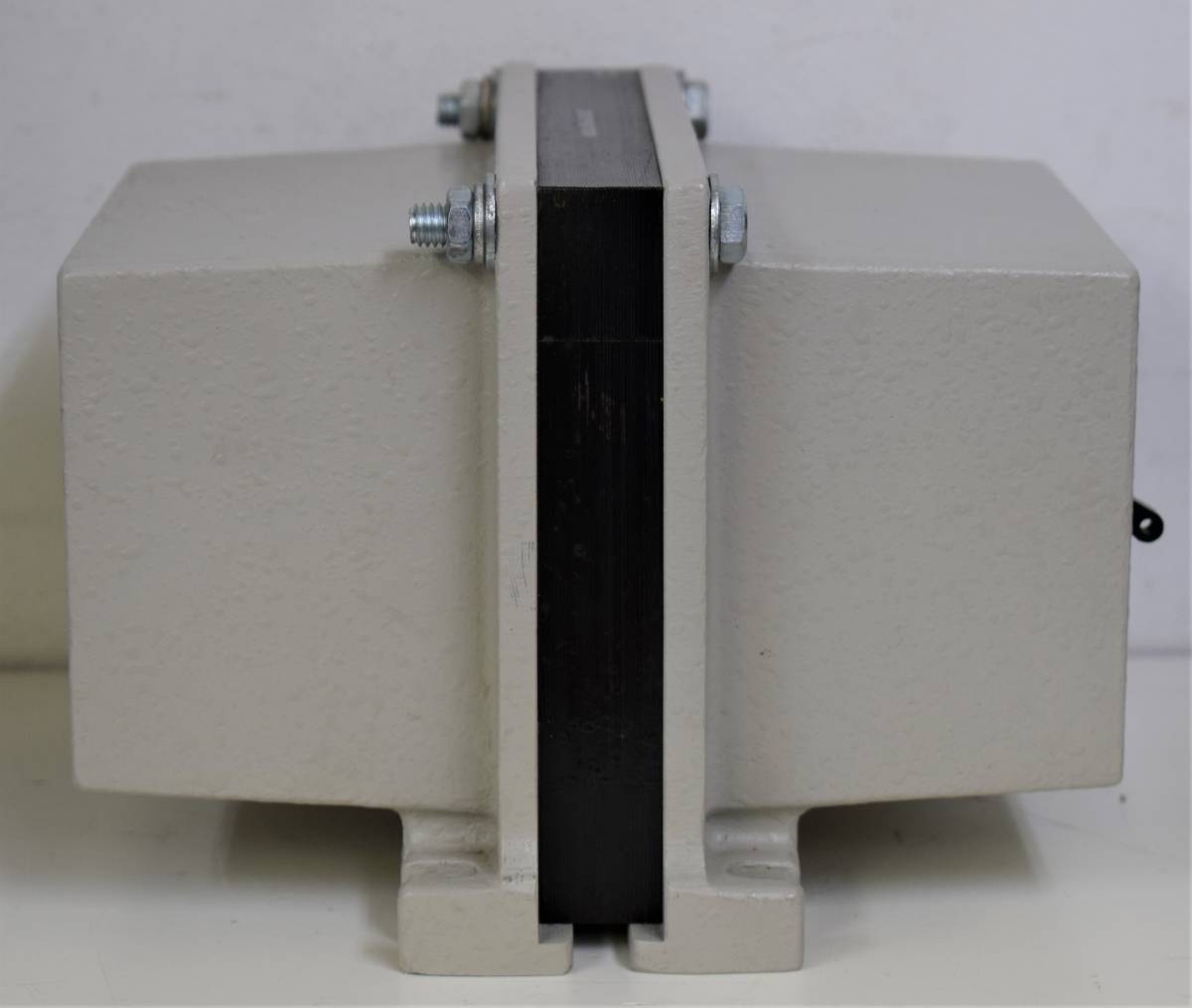 米国 PRECISION P/N 7550 115V/2.0KVA AC LINE REGULATOR 安定化電源(オーディオ機器)｜売買され ...