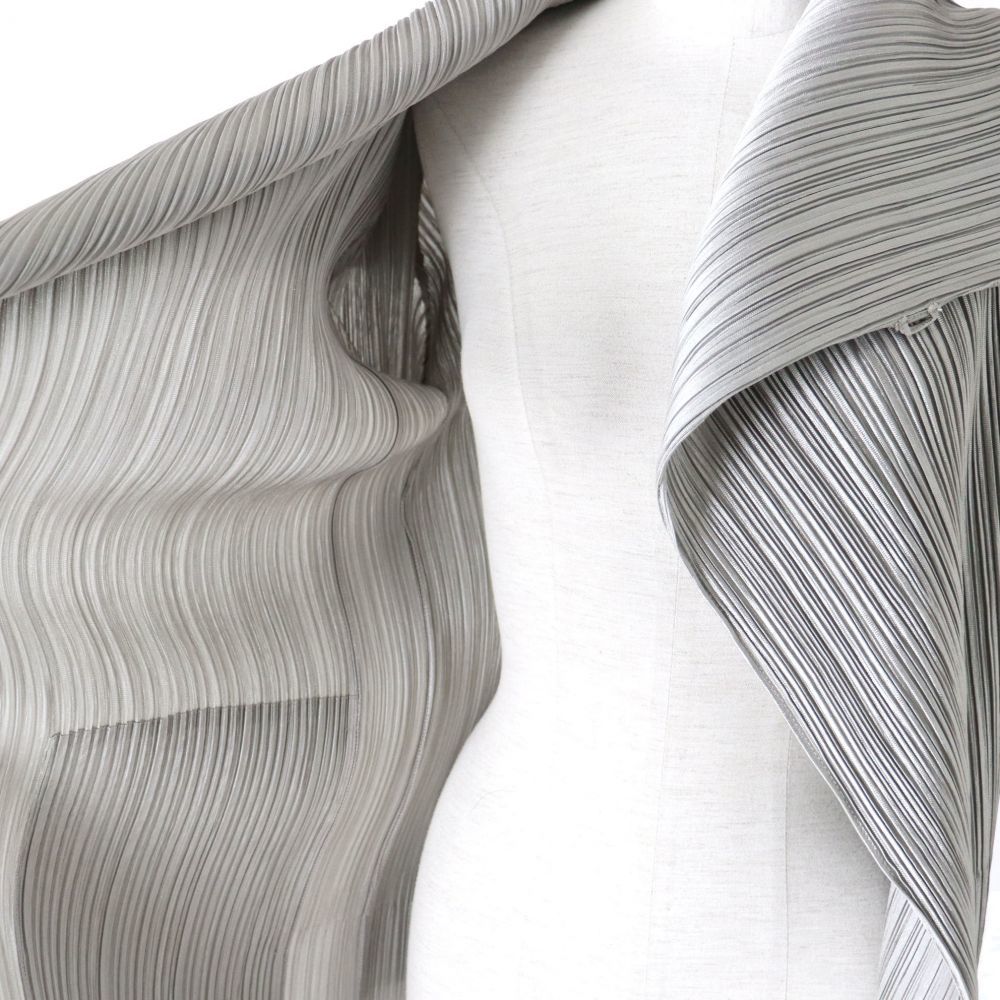 極 正規品 PLEATS PLEASE プリーツプリーズ／イッセイミヤケ PP31-JA102 ハイネック プリーツ ラップコート グレー ...