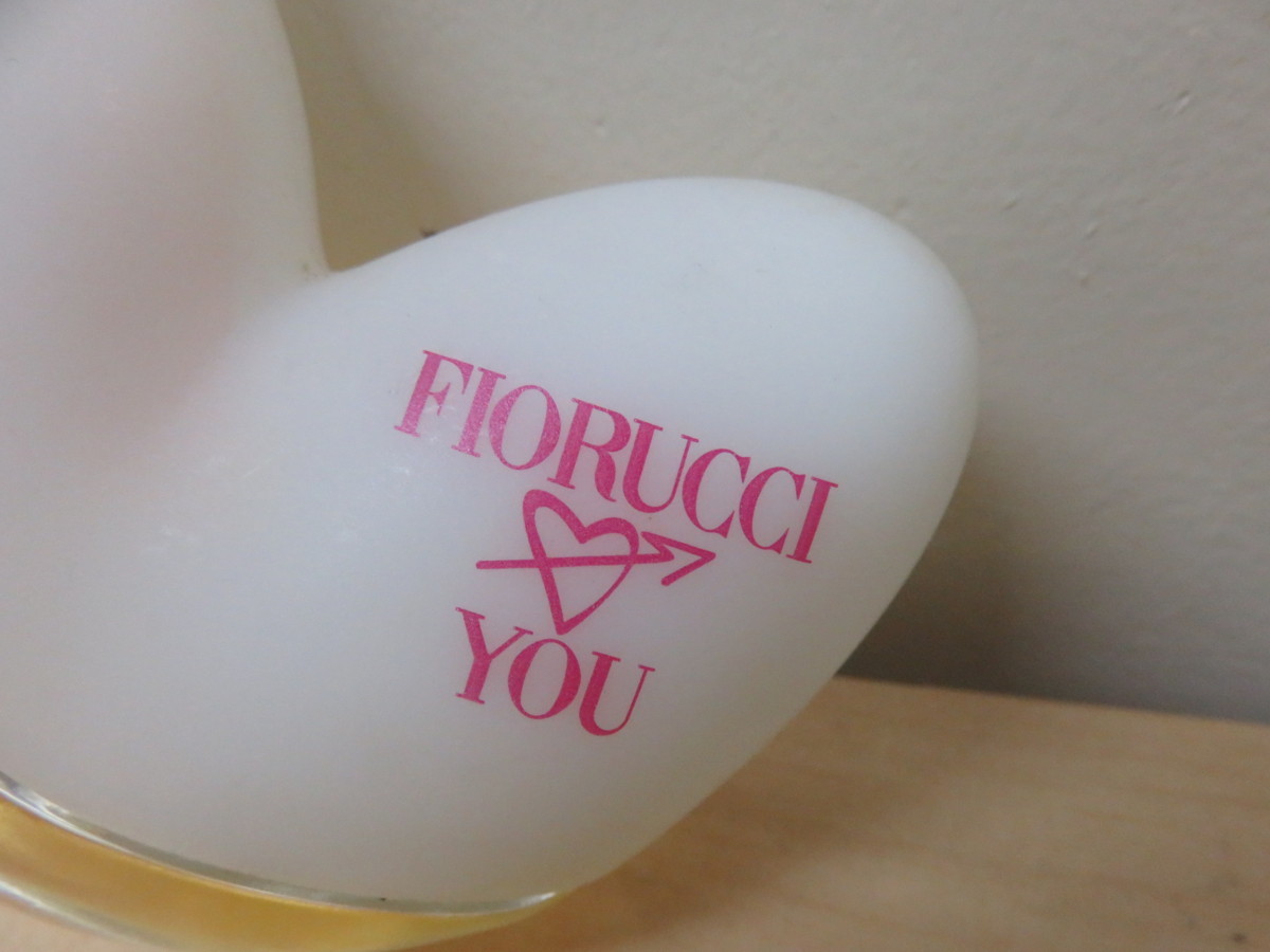 フィオルッチ FIORUCCI ラブス ユー loves you オードトワレ ラヴス ユー レア 香水 30ml 残量約7割(フィオルッチ ...