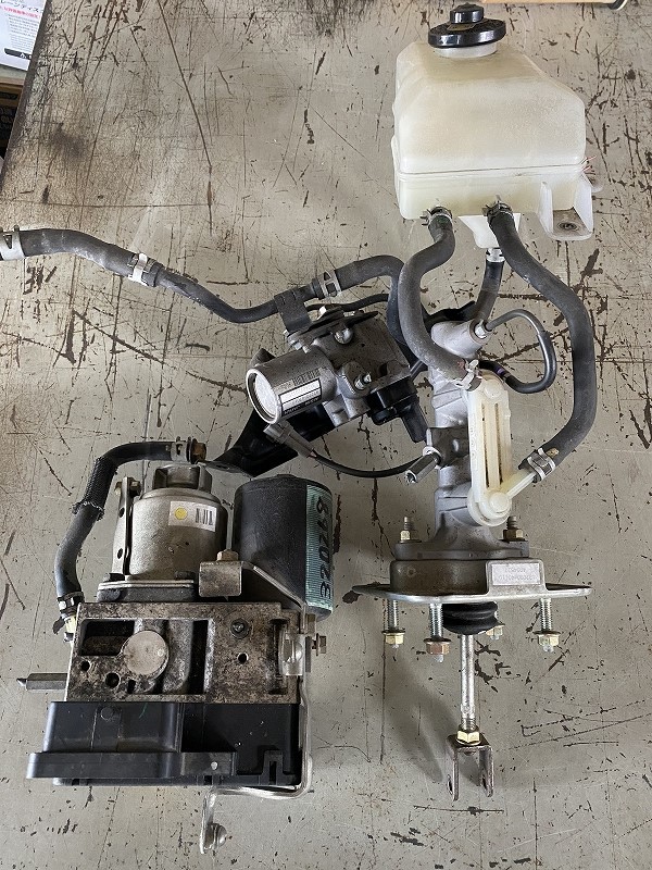 トヨタ純正 プリウス NHW20 ABSアクチュエーター 132030-40110 47270-47010 44510-47050(トヨタ用)｜売買されたオークション情報、yahooの商品情報 ...