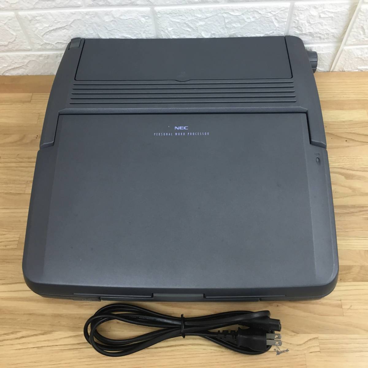 文豪ミニ PWP-5ZH 通電確認済み 日本語ワープロ ジャンク扱い(ワープロ専用機)｜売買されたオークション情報、yahooの商品情報を ...