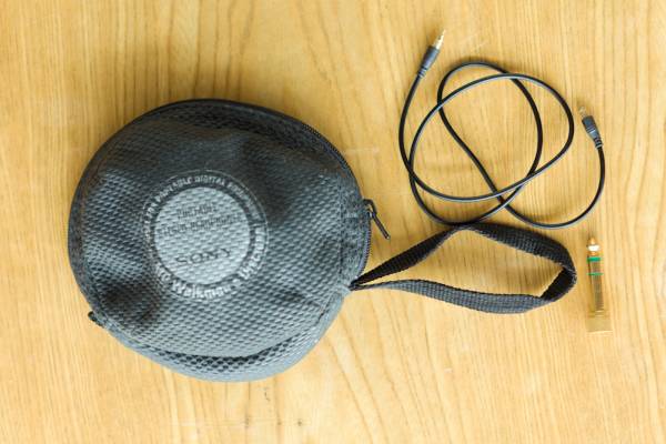 ソニーヘッドフォン MDR-D77 イヤーパッド 付き(ソニー)｜売買されたオークション情報、yahooの商品情報をアーカイブ公開 ...