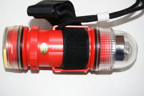 ACR社製 Firefly Plus ストロボ 非常灯 防水 水中ライト(ライト)｜売買されたオークション情報、yahooの商品情報を ...