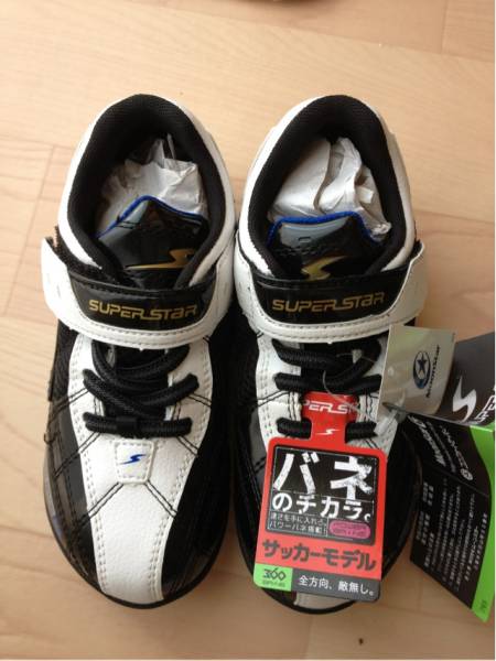 靴 MoonStar SUPER STAR バネのチカラ 18.0cm(18cm～)｜売買されたオークション情報、yahooの商品情報をアーカイブ公開 - オークファン（aucfan.com）