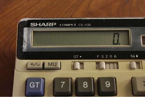 TB526昭和レトロ シャープ 計算機 COMPET CS-1135 電卓(シャープ)｜売買されたオークション情報、yahooの商品情報を ...