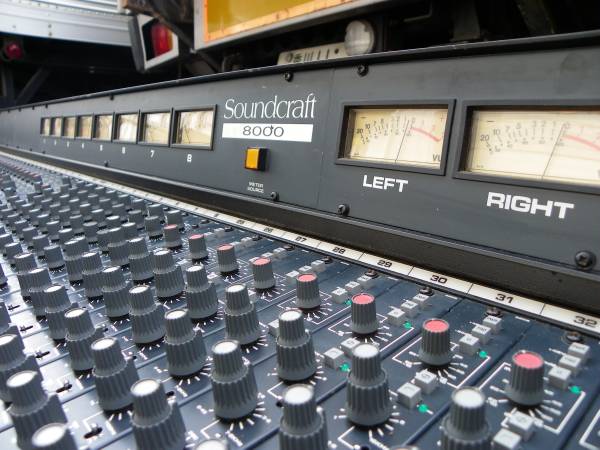 soundcraft s8000 40ch ミキサー PSU フライトケース 取説付(ミキサー)｜売買されたオークション情報、yahooの商品 ...