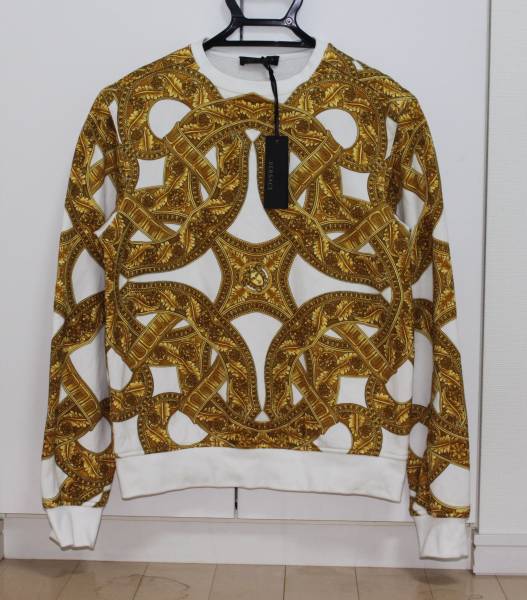 正規 VERSACE チェーン トレーナー XS/ヴェルサーチ 阪急メンズ(トレーナー)｜売買されたオークション情報、yahooの商品情報をアーカイブ公開 - オークファン（aucfan.com）