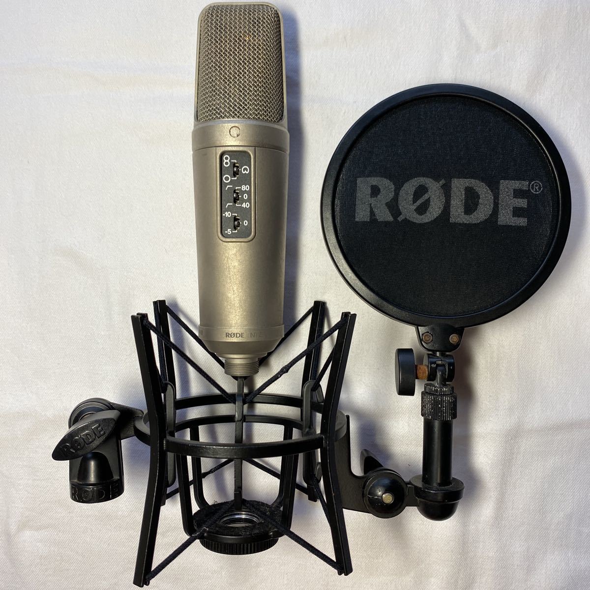 RODE NT2A ホルダー付き 一部難あり ロード コンデンサーマイク(コンデンサーマイク)｜売買されたオークション情報、yahooの商品情報をアーカイブ公開 - オークファン（aucfan ...