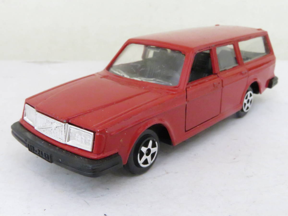 norev VOLVO 264 ESTATE ボルボ エステート 箱無 赤 1/43 ポルトガル製 ナレ(ノレブ)｜売買されたオークション情報 ...