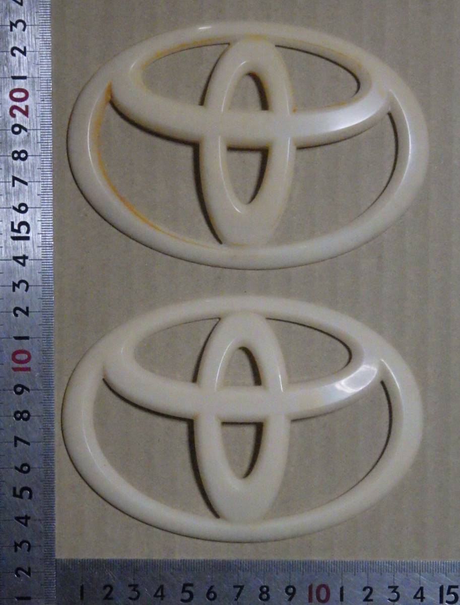 トヨタ エンブレム W140 2個 メッキ剥がし品 90975-02073 90975-02086 90975-02129 送込(トヨタ ...