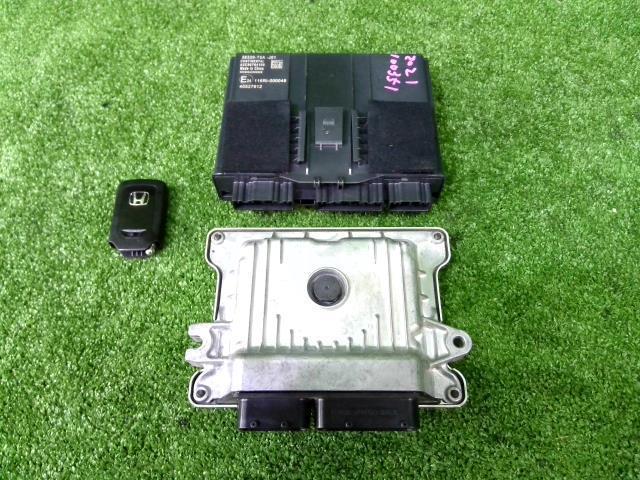 フィット DBA-GK3 エンジンコンピューター ECU B593M 38329-T5A-J01 37820-5R0-J31 L13B(ホンダ ...