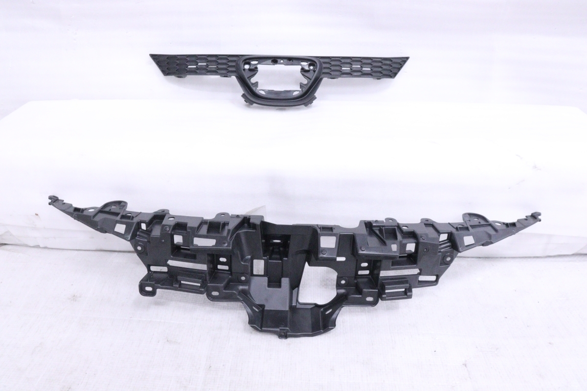 10-2240 NRE210 カローラ カローラツーリング フロントグリル 53114-12240/53111-12F30 インナーグリル ...