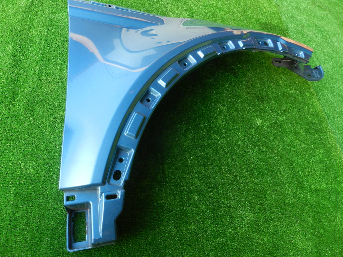 ランドローバー/レンジローバー イヴォーク 右フロントフェンダー ブルー系 品番：BJ32-16005-AG ：LR066922(その他 ...