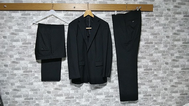 SOF FI CE 春夏シングル2Bスーツ上下 サイドベント 背抜 裏地メッシュ パンツ2本 94A6 175-82-94 濃紺シャドーストライプ(Mサイズ)｜売買されたオークション情報 ...