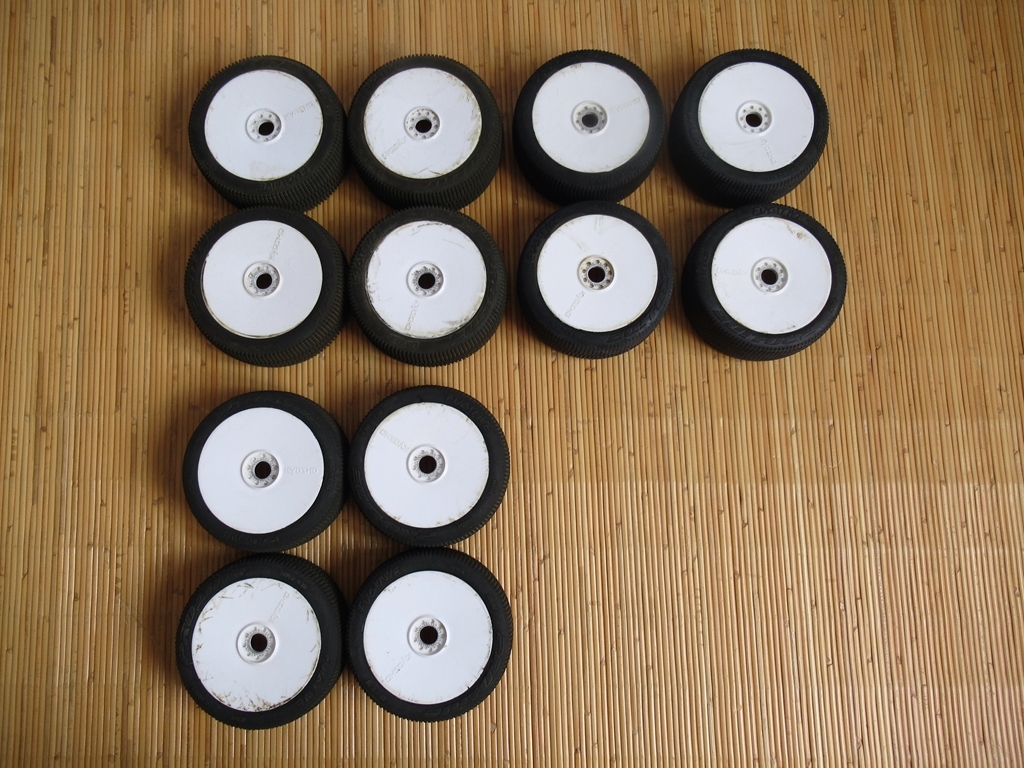 タイヤ プロライン PROLINE フュージティブ FUGITIVE 1/8 バギー インファーノ MP10 MP9(タイヤ)｜売買されたオークション情報、yahooの商品情報をアーカイブ公開 ...