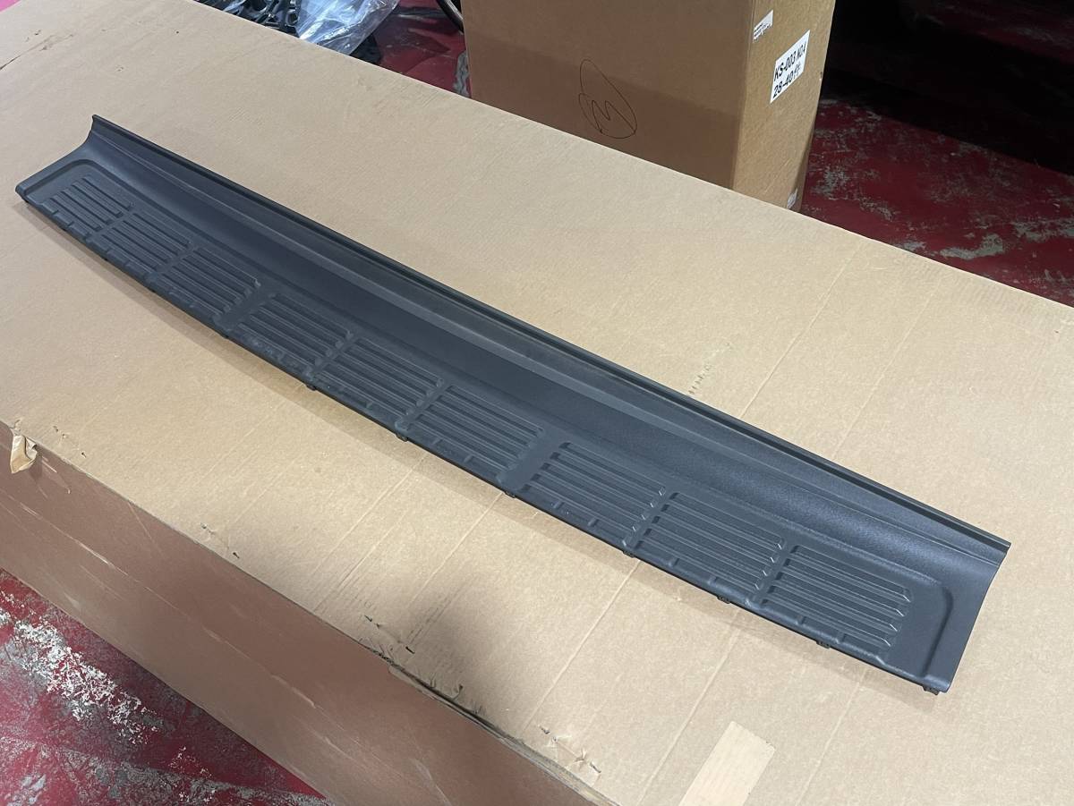 トヨタ ランドクルーザー200 後期 純正 リアバンパー プレート 品番52162-60040 landcruiser(リア)｜売買された ...