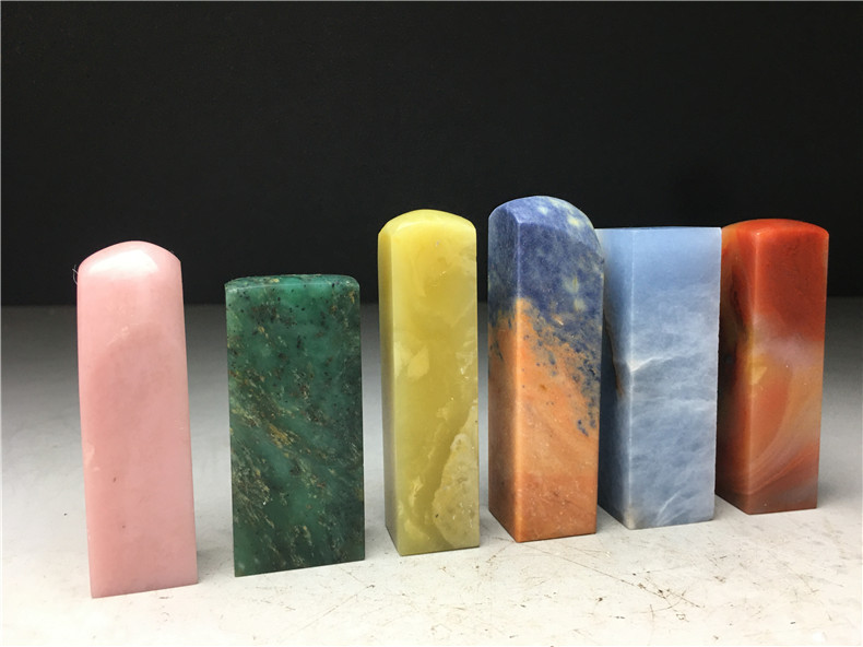 天然石 印材 文房具 書道具 印鑑 彫刻 書道 篆刻 印石 / 鶏血石 / 田黄石 / 寿山石/青田石/凍石 6点纏め 重さ361g(印材)｜売買されたオークション情報、yahooの商品情報を ...