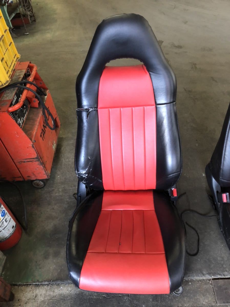 MR-S MRS ZZW30 シートカバー レッド/ブラック 赤/黒レザー調 左右 セット 汚れ等あり 右側擦れ破れあり(トヨタ用)｜売買されたオークション情報、yahooの商品情報を ...