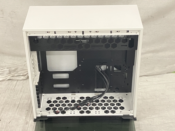 IN WIN 303-White デスクトップ PCタワーケース PC周辺機器 S7770624(コンピュータ)｜売買されたオークション情報 ...