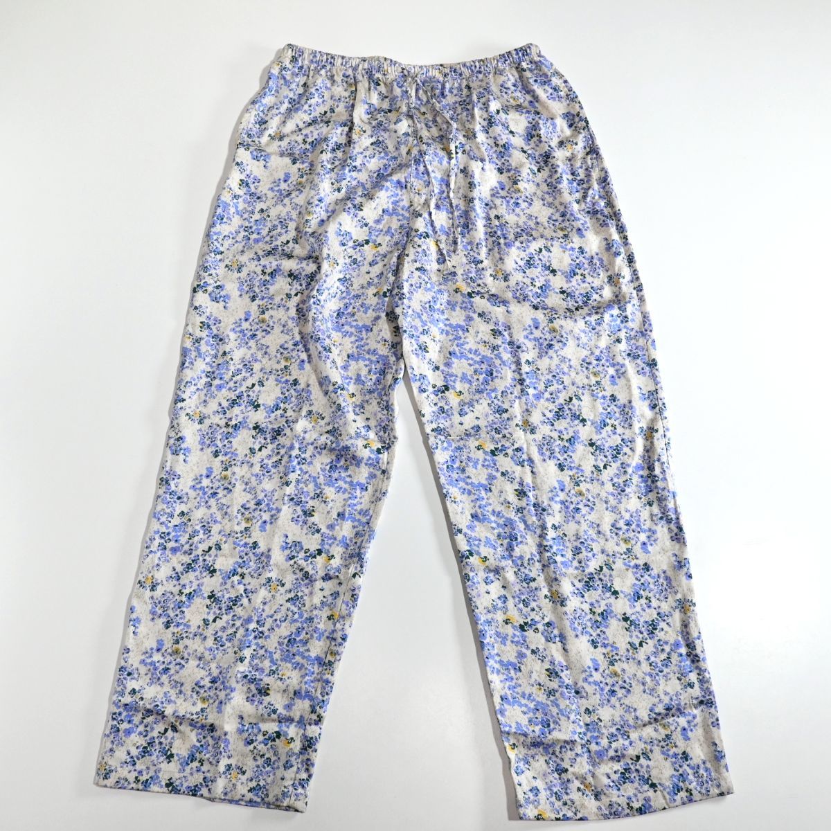 ユニクロ サテンドレープストレートパンツ レディースXL W75-84 H100-106(ボトムス)｜売買されたオークション情報、yahooの商品情報をアーカイブ公開 - オークファン ...