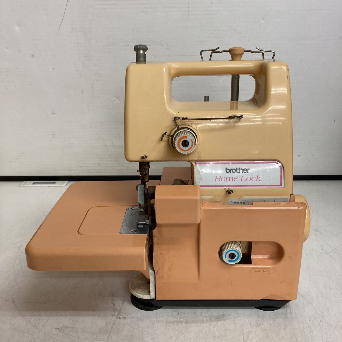R364 brother Home Lock TE4-B222 ロックミシン/本体のみ 動作未確認 ジャンク品(ブラザー)｜売買された ...