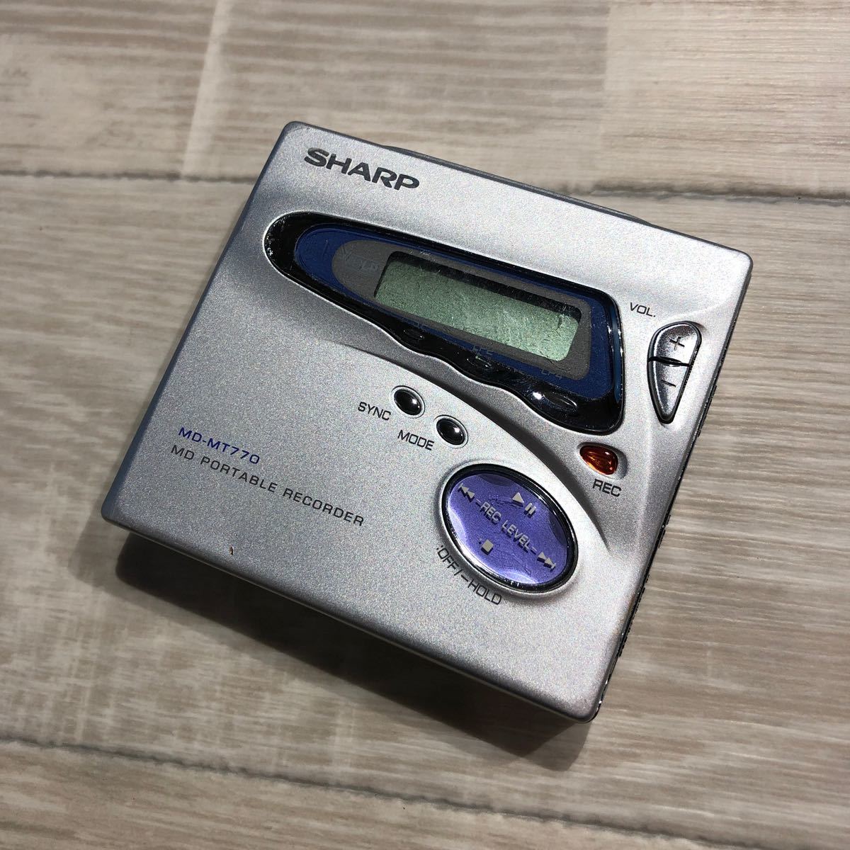 SHARP シャープ MD-MT770 ポータブルMDレコーダー シルバー 現状品(録音、再生)｜売買されたオークション情報、yahooの商品情報をアーカイブ公開 - オークファン ...