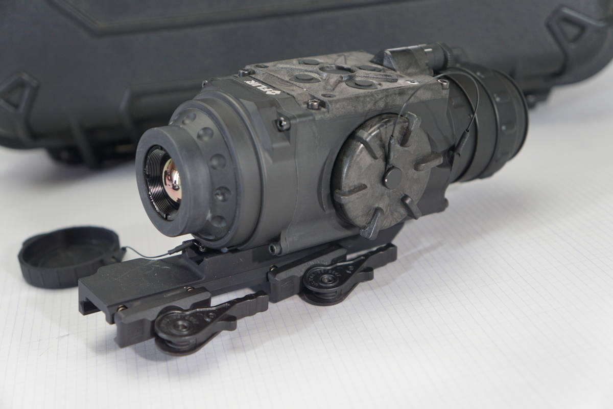 実物 FLIR PTS 233 320x256 60Hz 小型サーマル Titanium レバー Trijicon Leupold PEQ ...