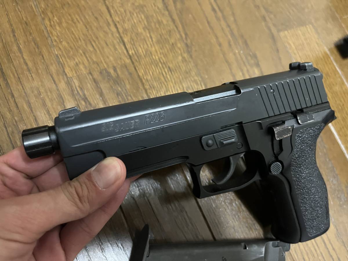 東京マルイ SIG P226 E2(ガスガン)｜売買されたオークション情報、yahooの商品情報をアーカイブ公開 - オークファン（aucfan.com）