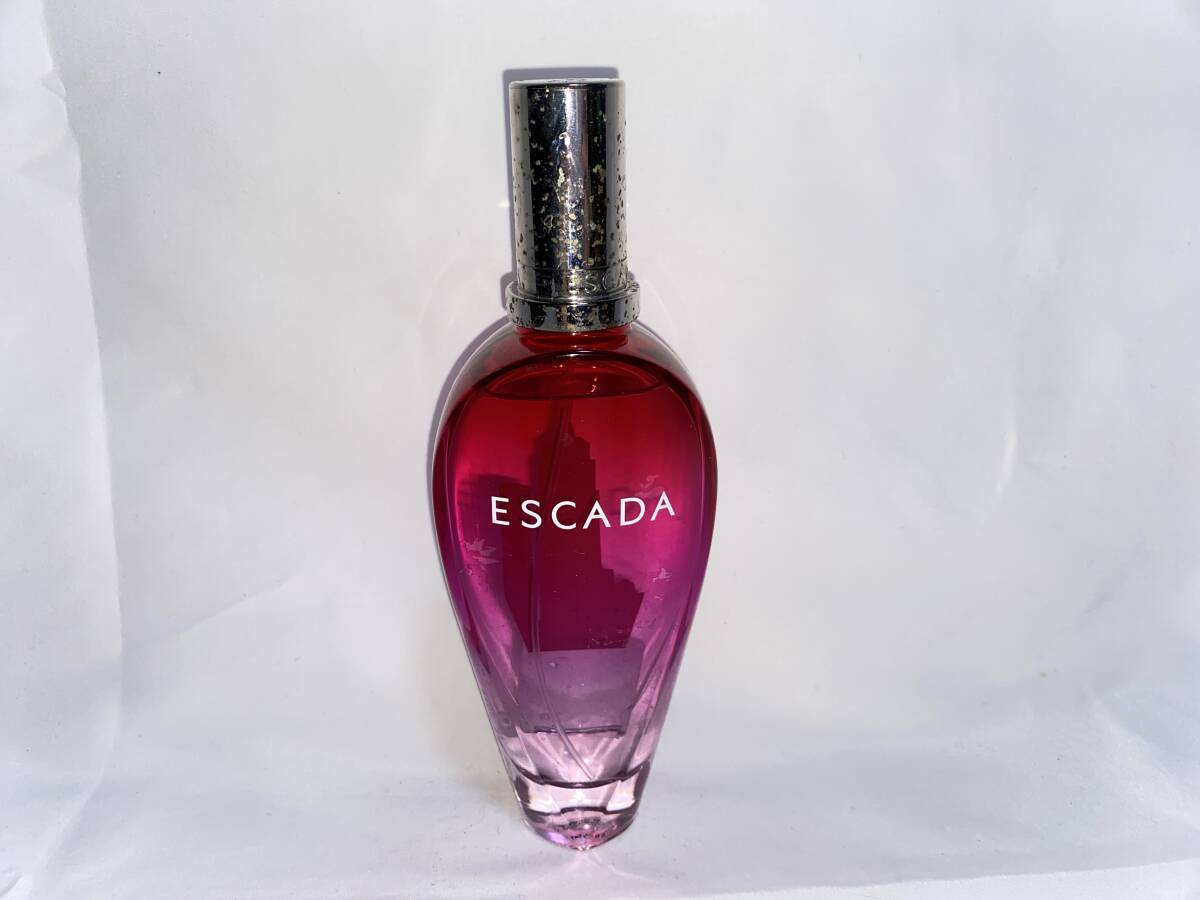 残量多 エスカーダ ESCADA セクシー グラフィティ オードトワレ スプレー 100ml(エスカーダ)｜売買されたオークション情報、yahooの商品情報をアーカイブ公開 - オークファン ...