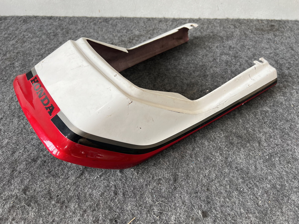 ホンダ CBX400F 純正タイプ2型カラー テールカウル FRP 222(リア)｜売買されたオークション情報、yahooの商品情報をアーカイブ公開 - オークファン（aucfan.com）