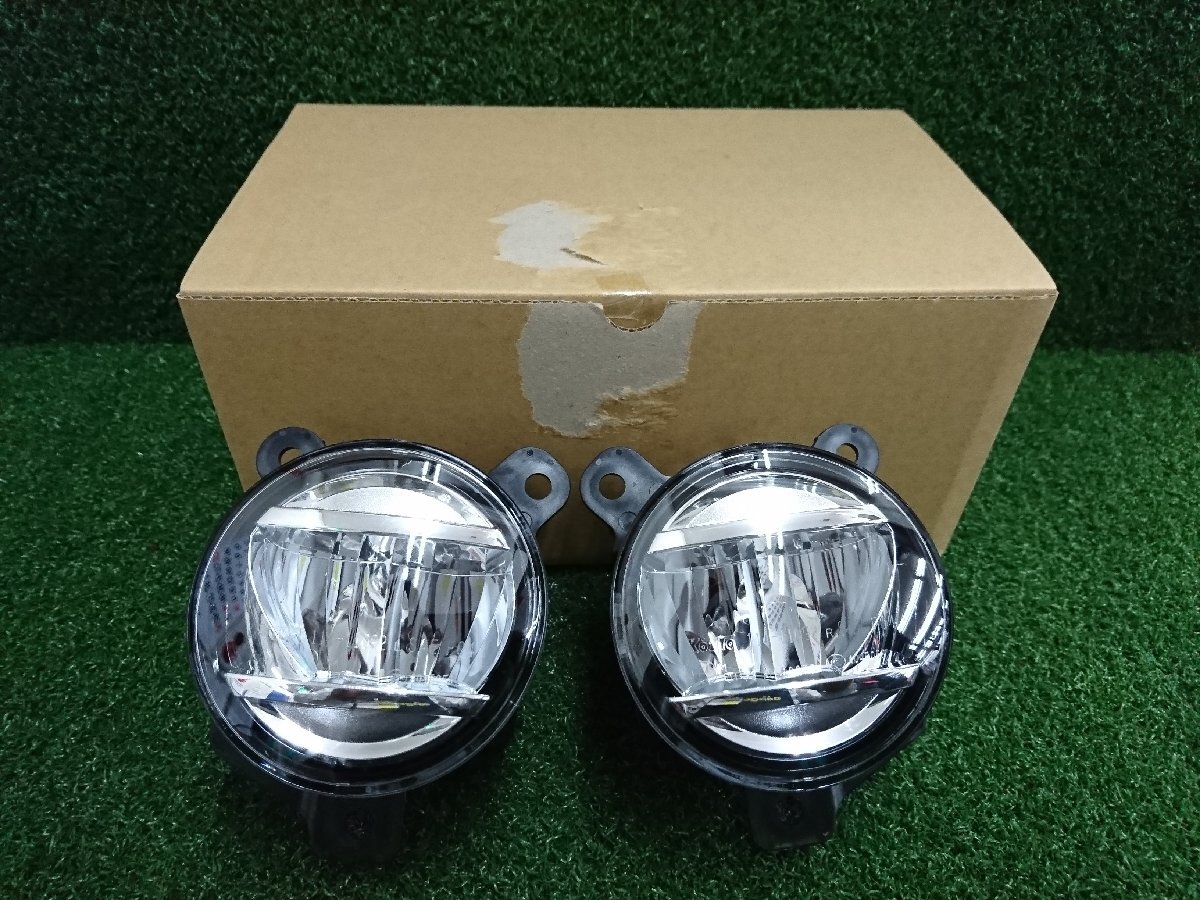 新車外し品 SUBARU スバル 純正 LEDフォグランプ VNH レヴォーグ STiR H4517VC100 左右セット WRX S4 VB ...