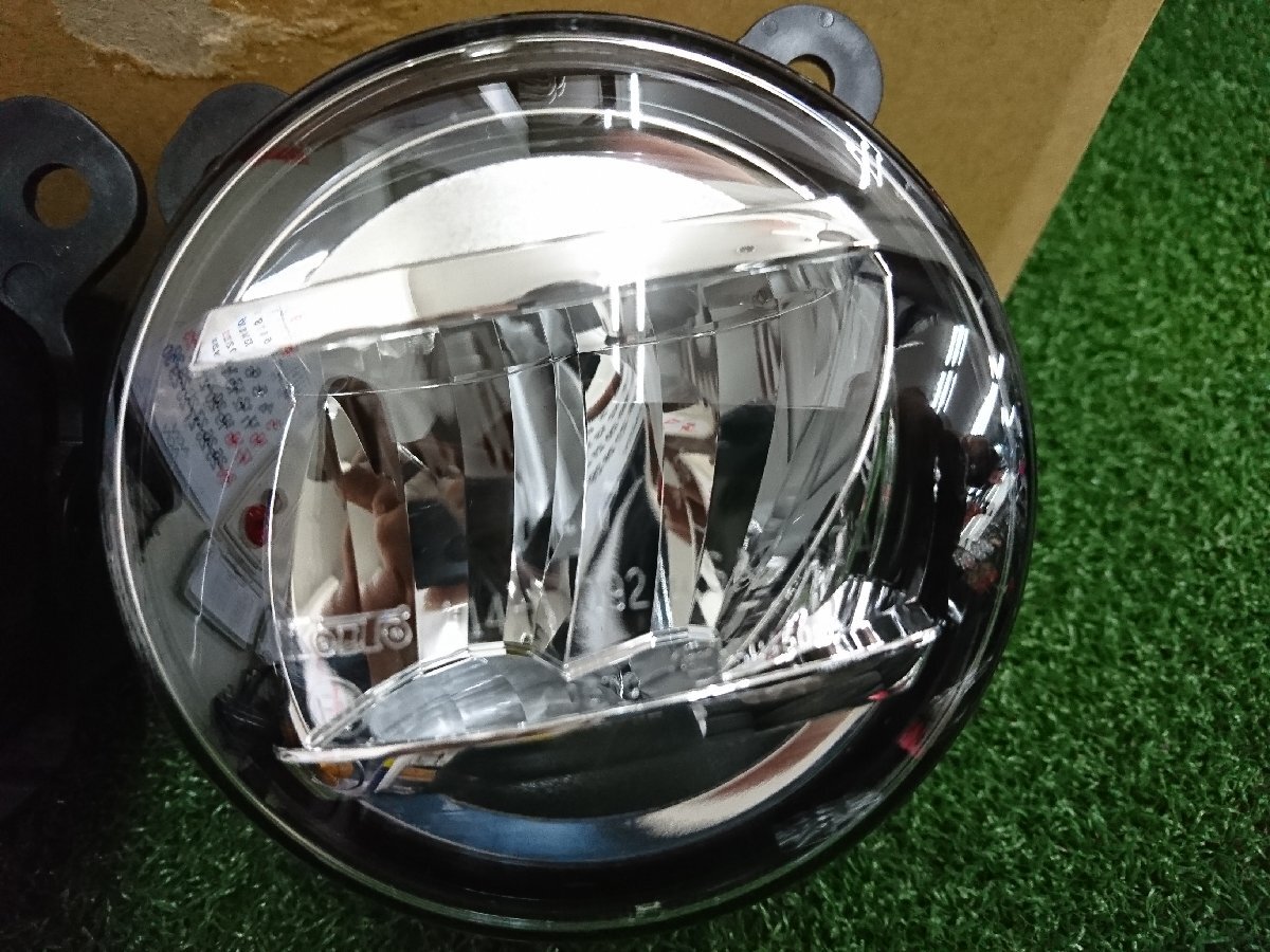 新車外し品 SUBARU スバル 純正 LEDフォグランプ VNH レヴォーグ STiR H4517VC100 左右セット WRX S4 VB ...