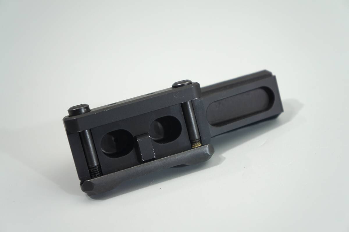 実物 Unity Tactical FAST Optic Riser ライザー マウント Trijicon Leupold PEQ PVS ...