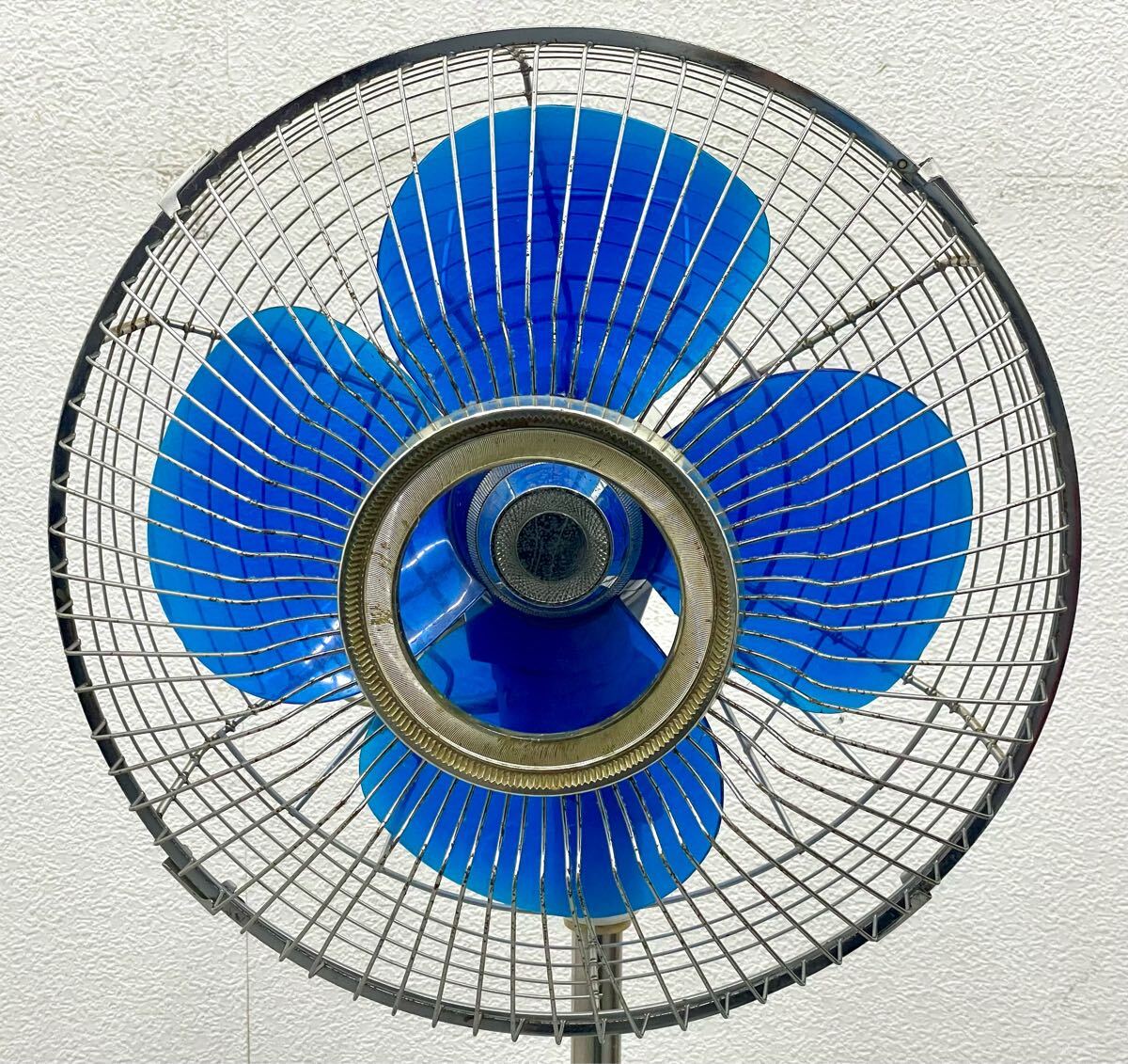 TOSHIBA 東芝 SF-30D CRYSTAL ZEPHYR レトロ扇風機 4枚羽 当時物 扇風機 アンティーク 兵庫県姫路市から 25 ...
