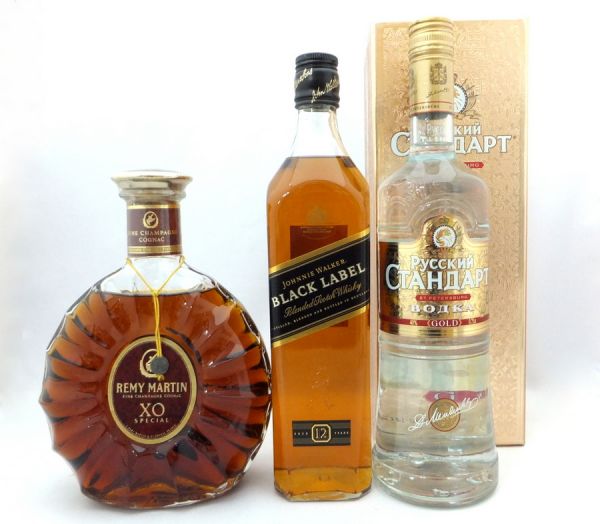 REMY MARTIN/JOHNNIE WALKER/Pyccknn 計3本セット 2PNK-141R(レミーマルタン)｜売買された ...