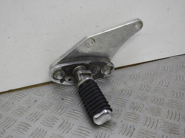 スティード400 NC26-1312 左ステップ(ホンダ用)｜売買されたオークション情報、yahooの商品情報をアーカイブ公開 - オークファン（aucfan.com）