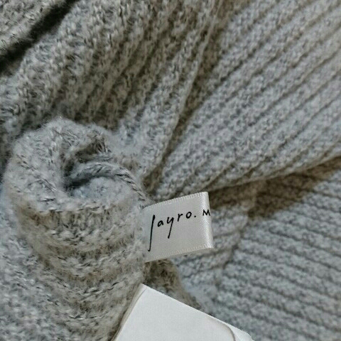 jayro MOTOMACHI selection ゆったりニット 薄いグレー(Mサイズ)｜売買されたオークション情報、yahooの商品情報をアーカイブ公開 - オークファン（aucfan.com）