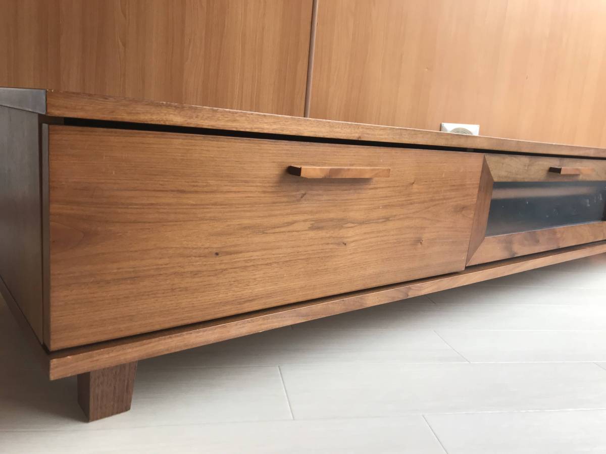 ACTUS アクタス FBシリーズ AVボード TV台 ウォールナット材 刻印あり 大型TVにピッタリの横幅180㎝(～幅180cm)｜売買されたオークション情報、yahooの商品情報を ...