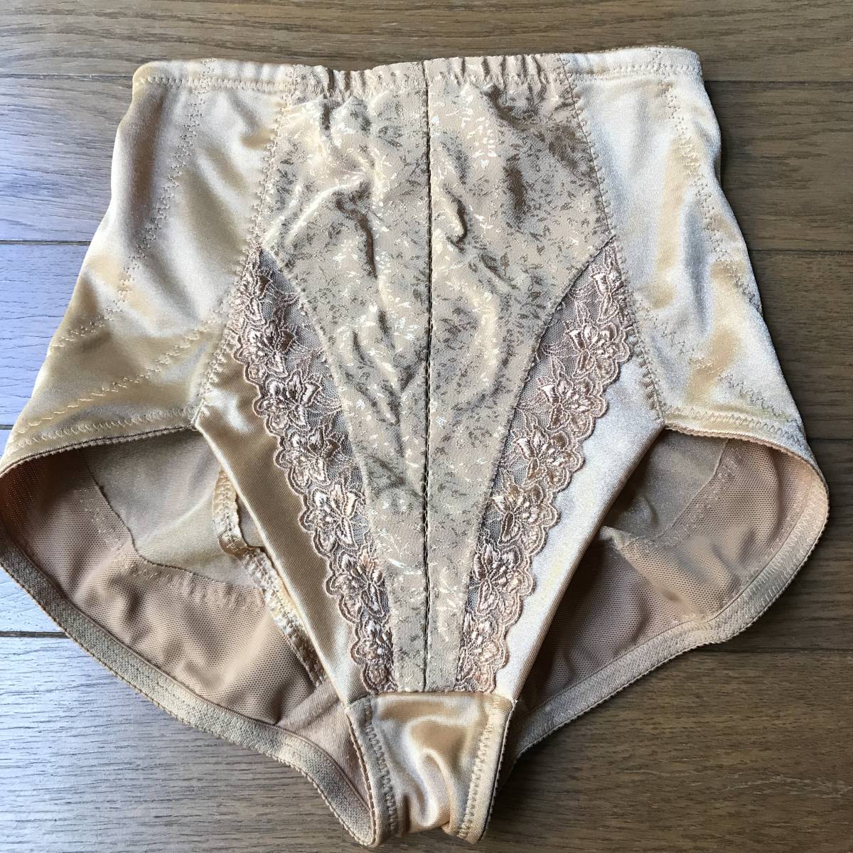 Simree 日本製 補正ショーツガードル 64極薄手 パワーネット ゴージャスレース エコ品(Mサイズ)｜売買されたオークション情報、yahooの商品情報をアーカイブ公開 - オークファン ...