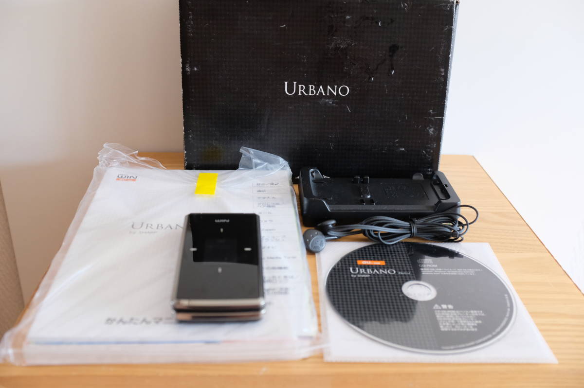 URABANO W63SHSKA クラシックブラック au 白ロム アルバーノ(携帯電話)｜売買されたオークション情報、yahooの商品情報を ...