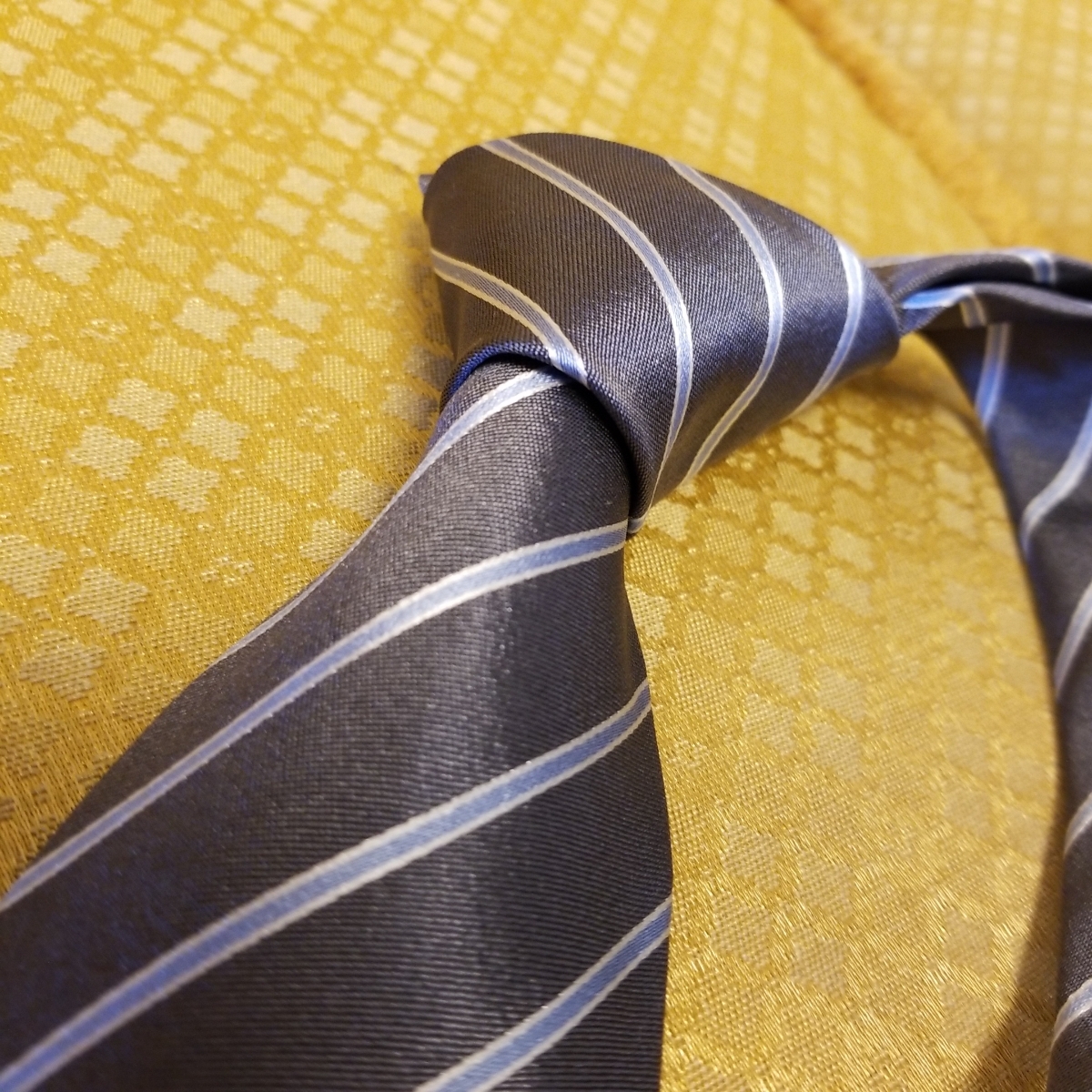 プラダ PRADA 100％シルクストライプ柄ネクタイ 2018年7月購入 プラダジャパーンタグ有(ネクタイ)｜売買されたオークション情報、yahooの商品情報をアーカイブ公開 ...