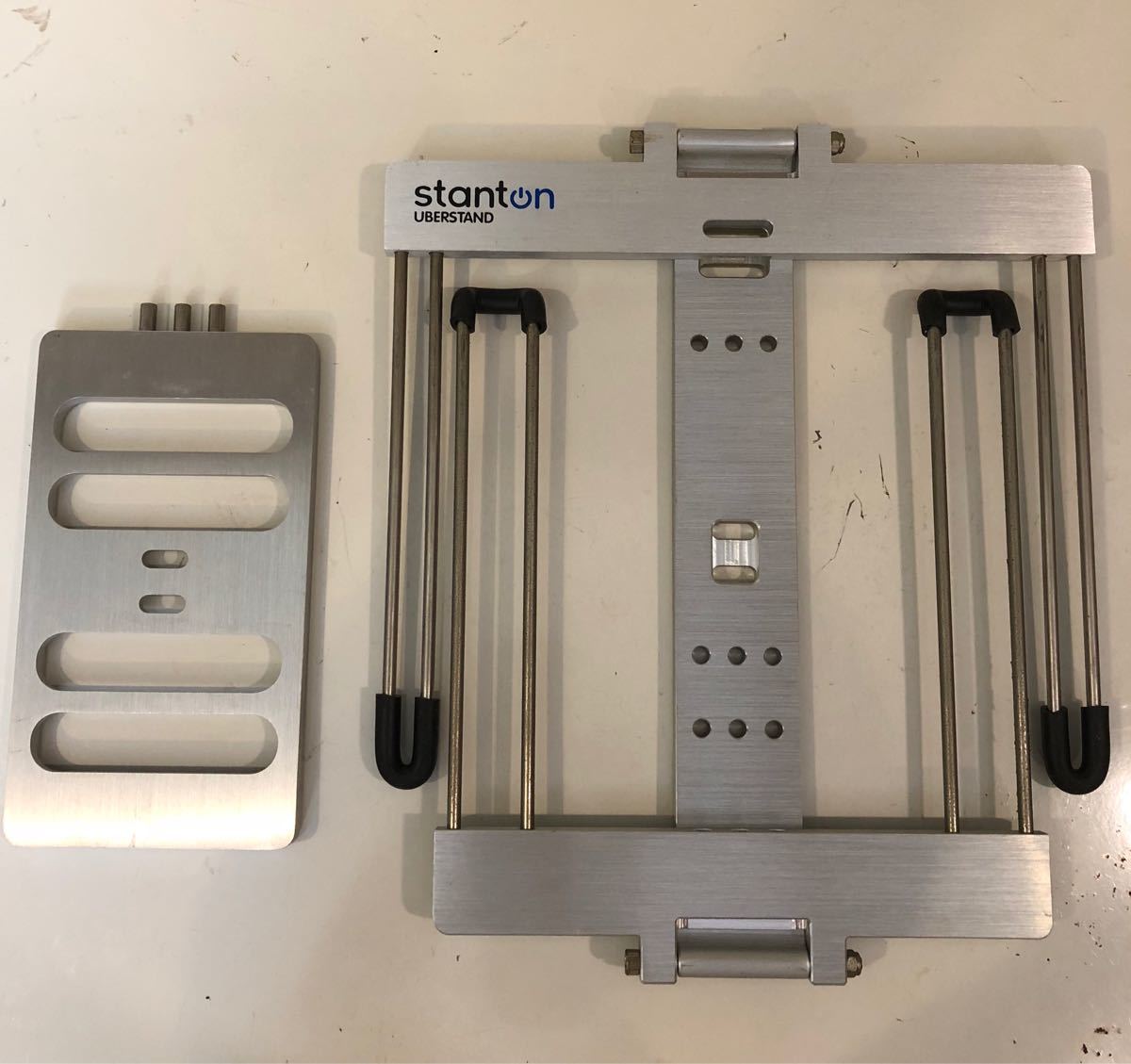 STANTON uberstand PCスタンド ラップトップスタンド PCDJ 折りたたみ式(パソコンスタンド)｜売買されたオークション情報 ...