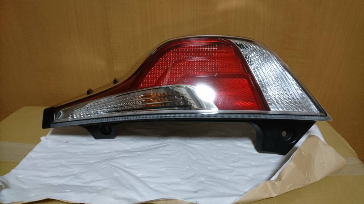 トヨタ TOYOTA 純正 アクアNHP10 中期 テールランプ 右側 STANLEY 52-297(テールライト)｜売買されたオークション情報、yahooの商品情報をアーカイブ公開 ...
