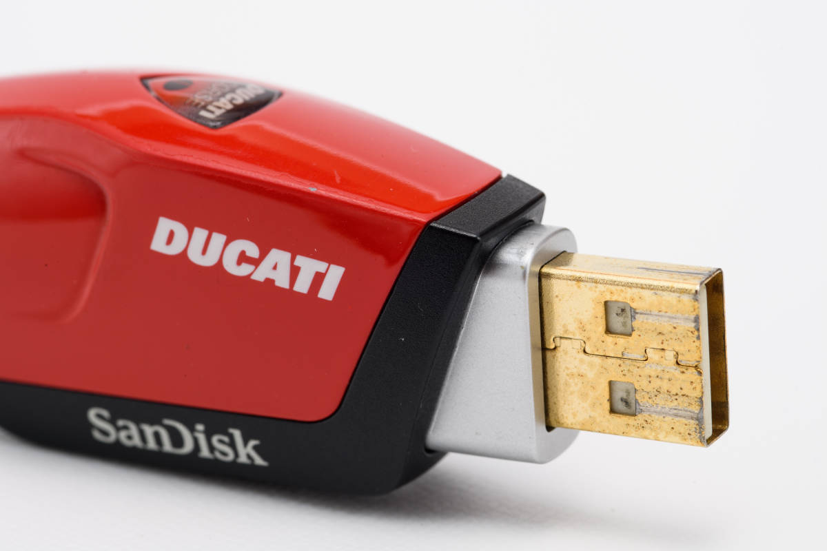 サンディスク SanDisk USBフラッシュドライブ 4GB EXTREME DUCATI エディション SDCZX-004G-JD1 ...