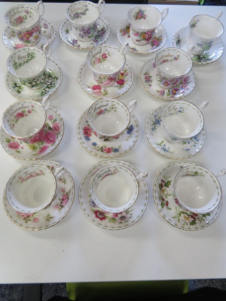 ロイヤルアルバート カップ＆ソーサー 13点 ボーンチャイナ 花 month 月 England イングランド ROYAL ALBERT 同梱不可 e376(ロイヤルアルバート)｜売買された ...