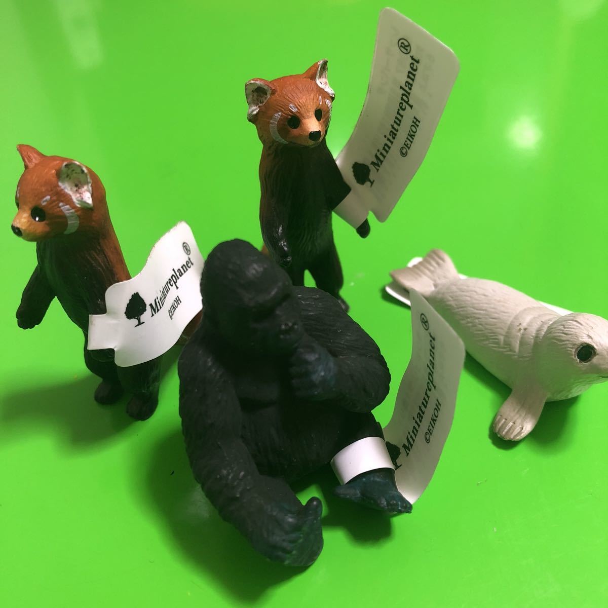 ミニチュアプラネット miniatureplanet アニマルフィギュア / ローランドゴリラ座り レッサーパンダ×2 ゴマフアザラシ子(生き物)｜売買されたオークション情報、yahooの商品 ...