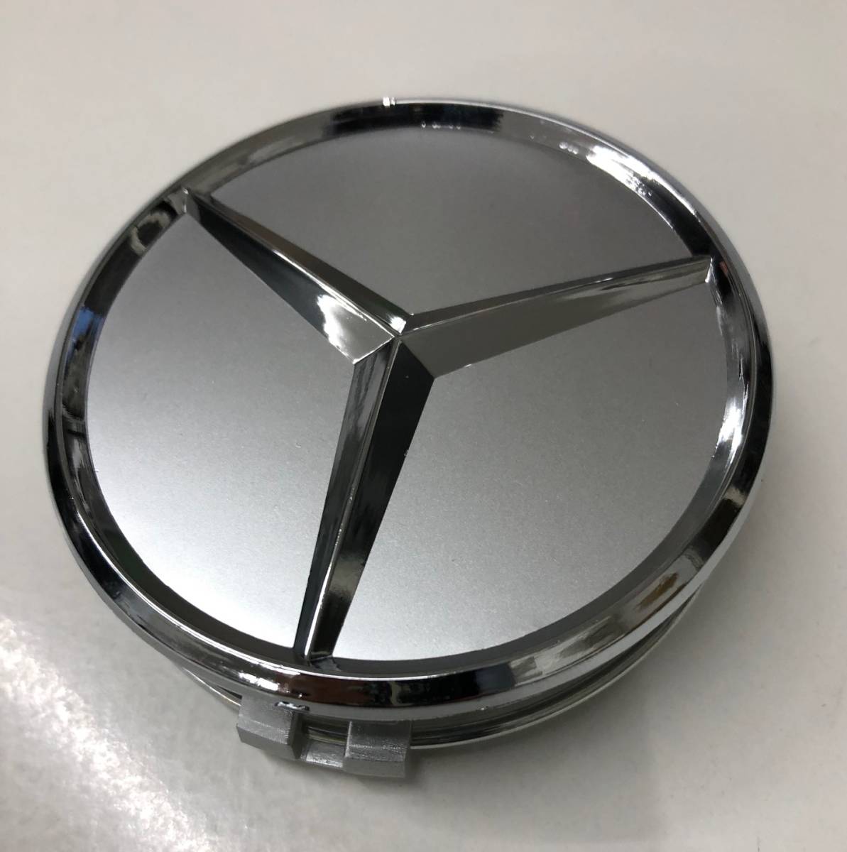 銀色75mm 4個 メルセデスベンツ ホイールセンターキャップ クロームメッキ B66470202 Mercedes-Benz AMG 旧品番 ...